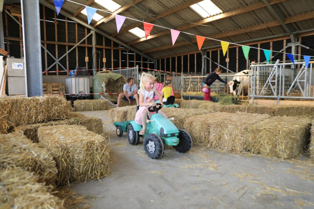 Ruim 1200 bezoekers bij open dag boerderij De Huppe - ZwolleZuidNieuws